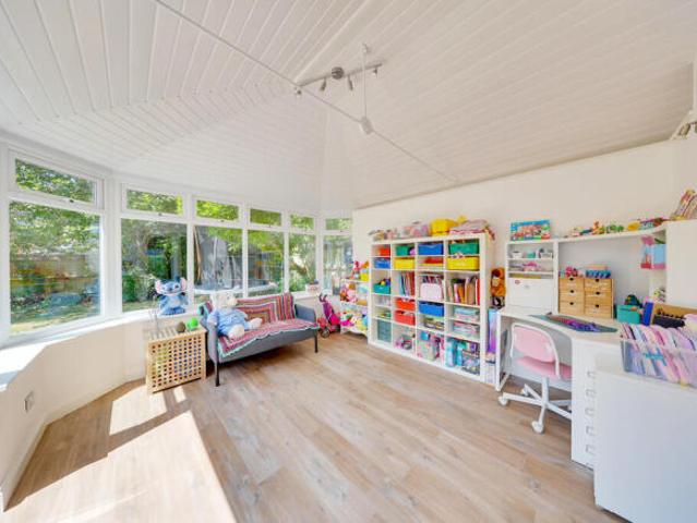 4 bedroom detached house for sale in Holywell Close, Orpington, BR6