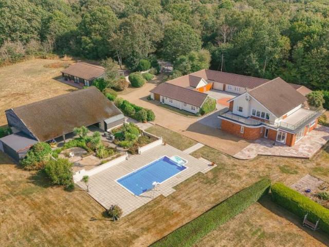 4 bedroom detached house for sale in Home Farm Road, Little Warley, Brentwood, CM13