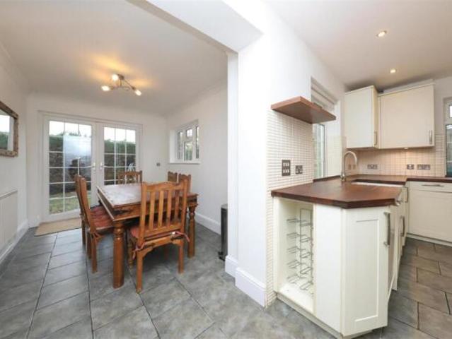 4 bedroom detached house for sale in Honey Hill, Hillingdon, UB10