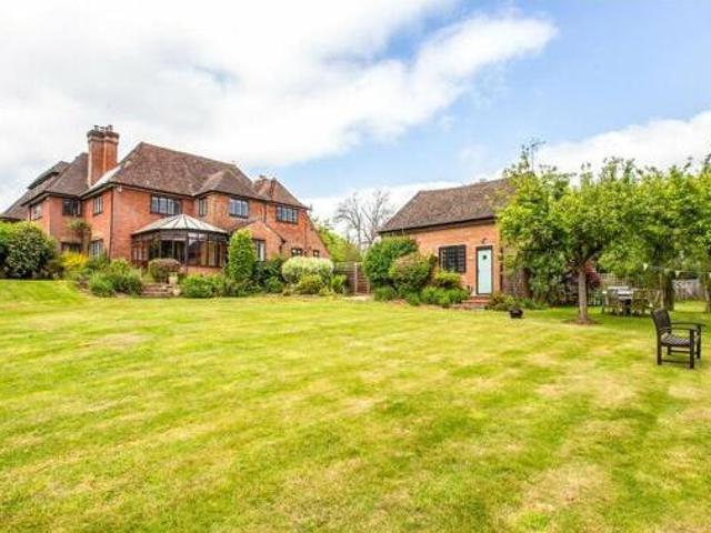 4 Bedroom Detached House For Sale In Hook