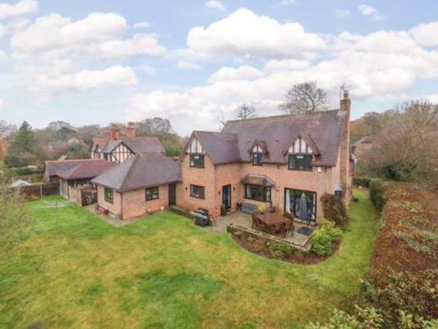 4 Bedroom Detached House For Sale In Hook