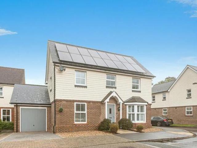 4 Bedroom Detached House For Sale In Hook