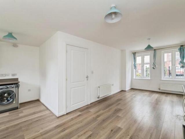 4 bedroom detached house for sale in Hook Drive, Exeter, EX2