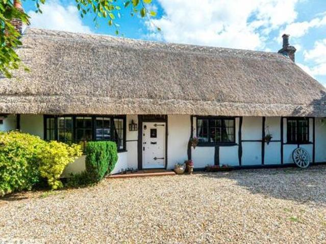4 Bedroom Detached House For Sale In Hook, Hampshire