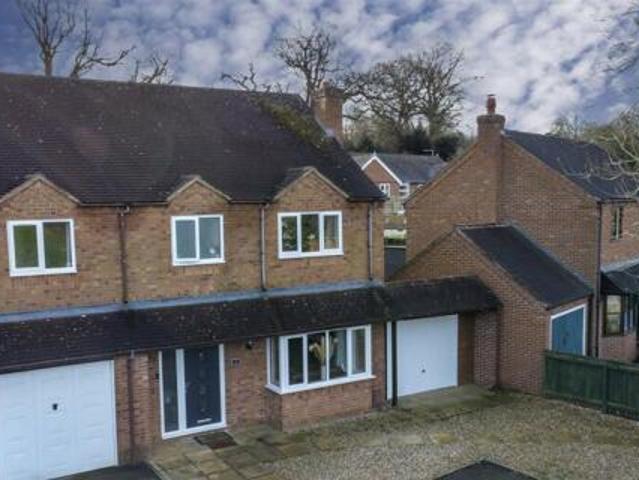 4 Bedroom Detached House For Sale In Hookagate