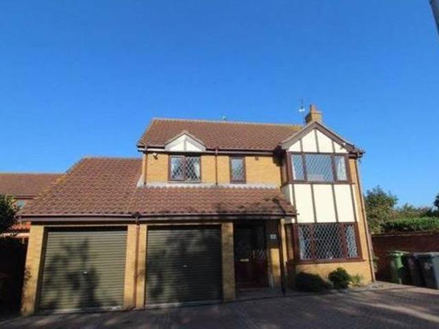 4 bedroom detached house for sale in HoptononSea NR31