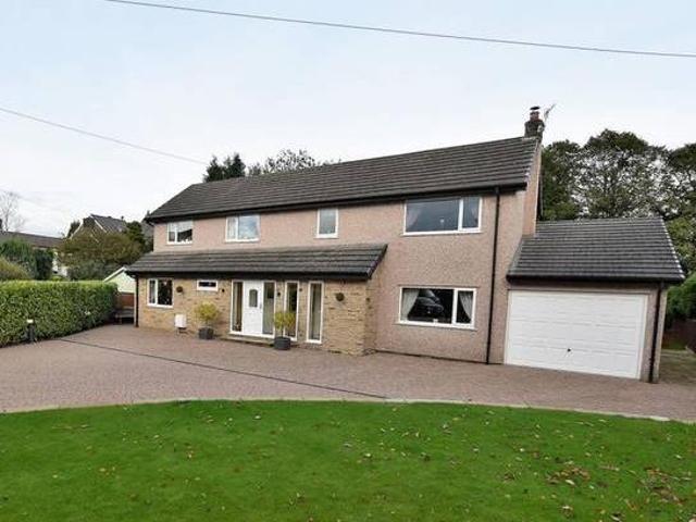 4 bedroom detached house for sale in Horderns Road ChapelEnLeFrith SK23