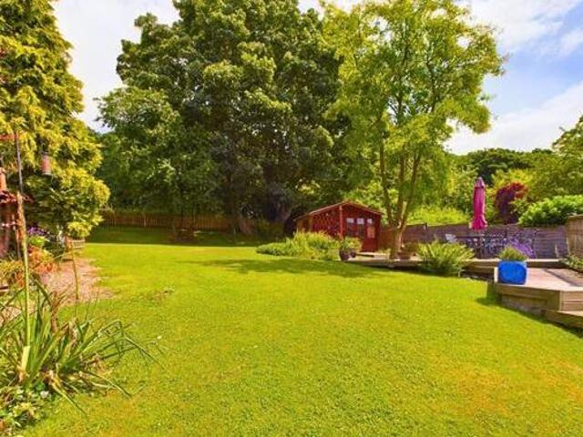 4 Bedroom Detached House For Sale In Horkstow, North Lincolnshire