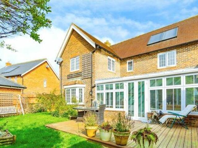 4 Bedroom Detached House For Sale In Horley, Surrey