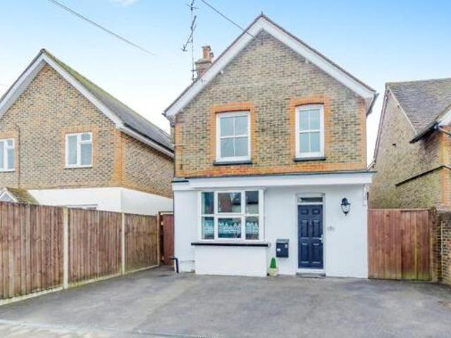 4 Bedroom Detached House For Sale In Horley