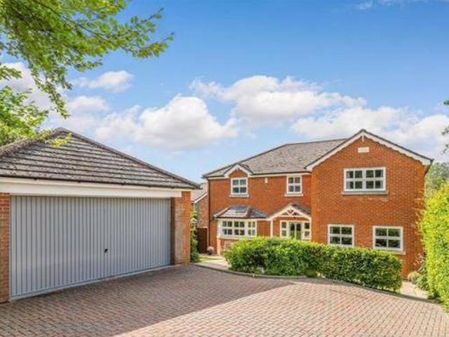 4 bedroom detached house for sale in Horn Hill Whitwell SG4