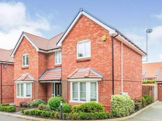 4 bedroom detached house for sale in Hornbeam Place Crawley Down RH10