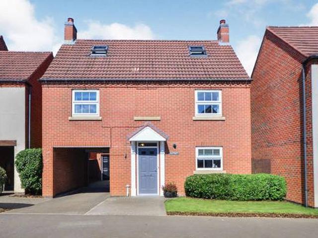 4 bedroom detached house for sale in Hornbeam Way KirkbyinAshfield Nottingham NG17 NG17