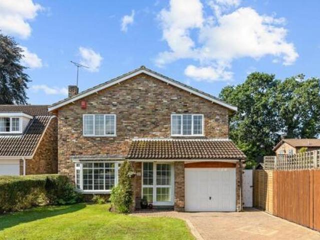 4 Bedroom Detached House For Sale In Horsham