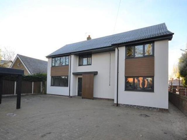 4 Bedroom Detached House For Sale In Hatfield