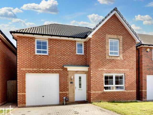 4 Bedroom Detached House For Sale In Hatfield
