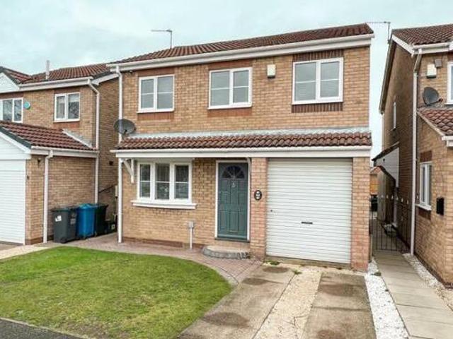 4 Bedroom Detached House For Sale In Hatfield