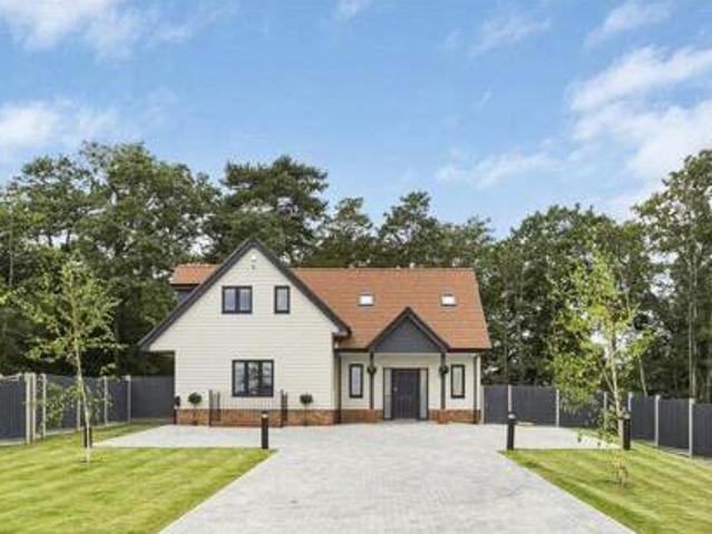 4 Bedroom Detached House For Sale In Hatfield, Hertfordshire