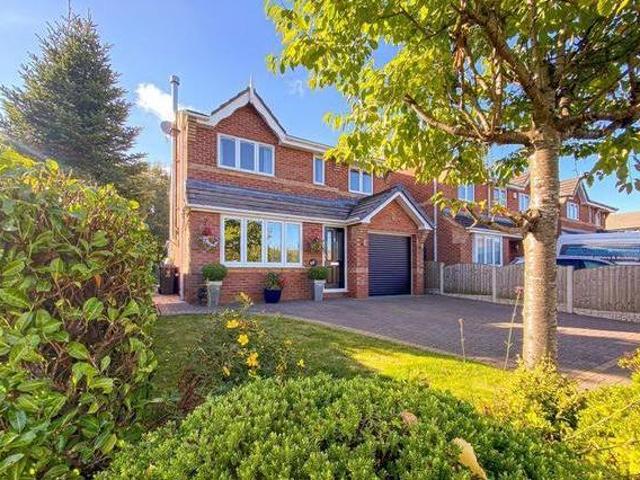 4 bedroom detached house for sale in Hawthorn Grove Biddulph ST8 6UJ ST8