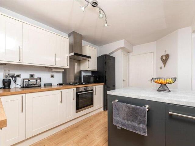 4 bedroom detached house for sale in Hawthorne Drive, Gildersome, Morley, Leeds, LS27