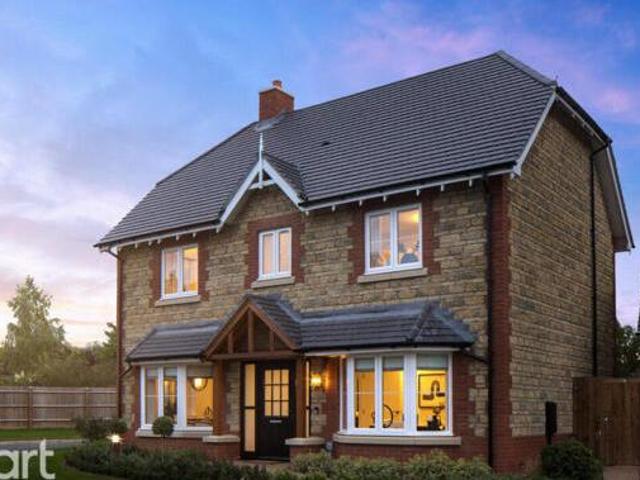 4 Bedroom Detached House For Sale In Hayfield Park