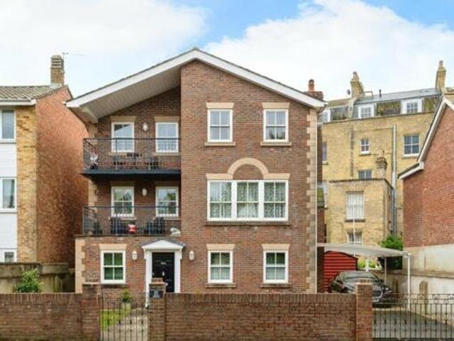 4 Bedroom Detached House For Sale In Hayling Island