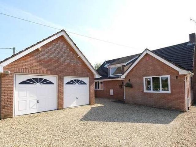 4 bedroom detached house for sale in Hazel Grove SO40 SO40
