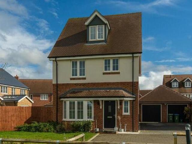 4 Bedroom Detached House For Sale In Haddenham, Aylesbury