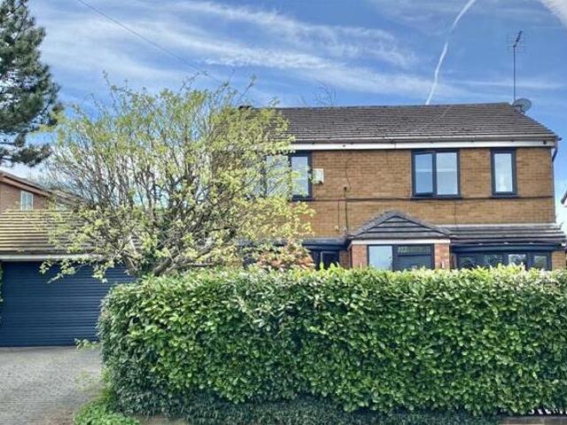 4 Bedroom Detached House For Sale In Hadfield