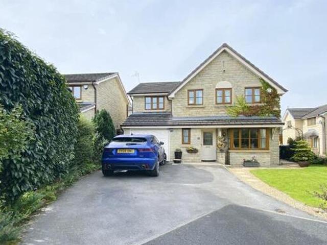 4 Bedroom Detached House For Sale In Hadfield