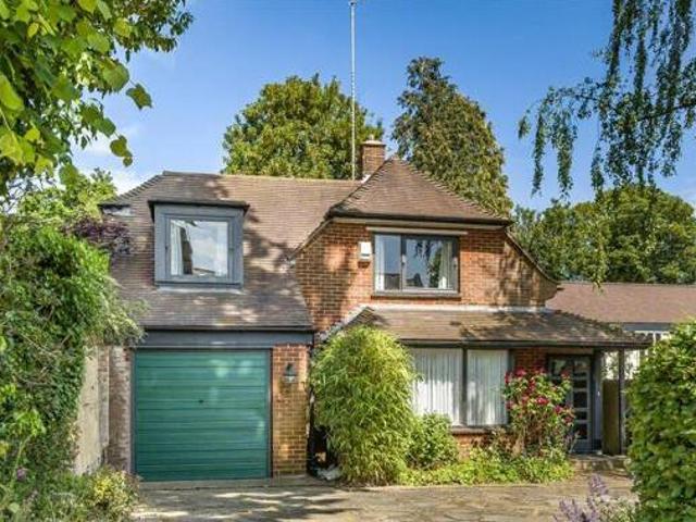 4 Bedroom Detached House For Sale In Hadley Green, Hertfordshire