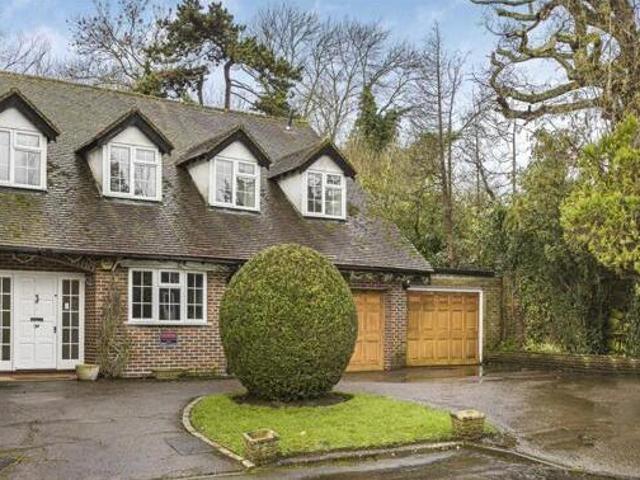 4 Bedroom Detached House For Sale In Hadley Wood, Hertfordshire