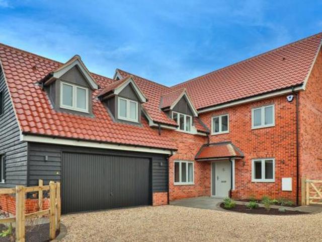 4 Bedroom Detached House For Sale In Hadleigh