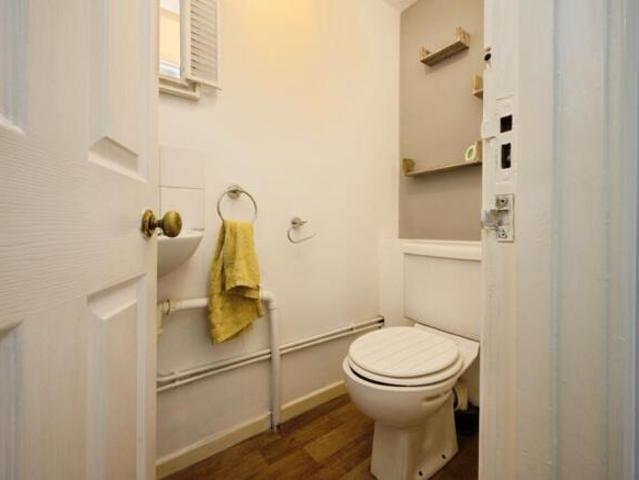 4 bedroom detached house for sale in Hadleigh Close, BEDFORD, Bedfordshire, MK41