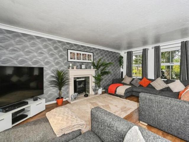 4 bedroom detached house for sale in Hadleigh Close, Great Sankey, Warrington, Cheshire, WA5