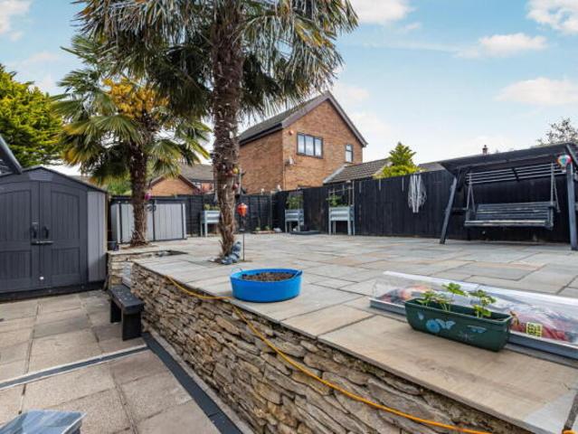 4 bedroom detached house for sale in Hadrians Drive, Bancroft, Milton Keynes, MK13