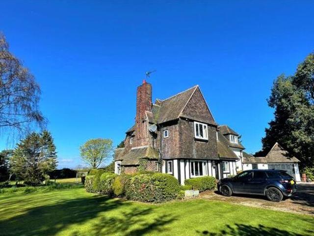 4 Bedroom Detached House For Sale In Hale Village, Liverpool