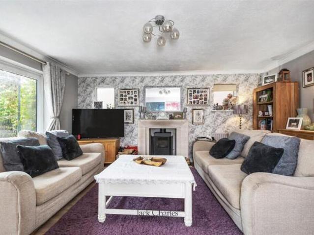 4 bedroom detached house for sale in Hale Court, East Peckham, Tonbridge, TN12
