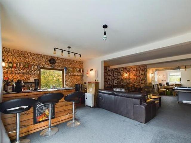 4 Bedroom Detached House For Sale In Halifax