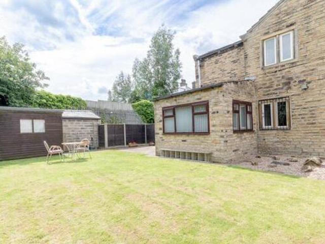 4 Bedroom Detached House For Sale In Halifax, West Yorkshire