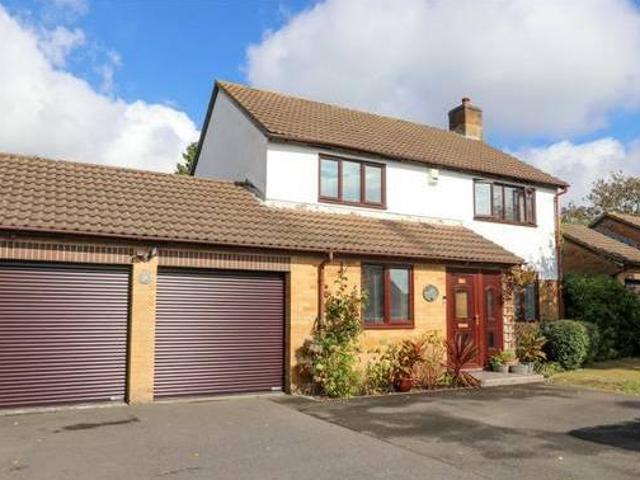4 bedroom detached house for sale in Hambrook Lane Stoke Gifford Bristol South Gloucestershire B