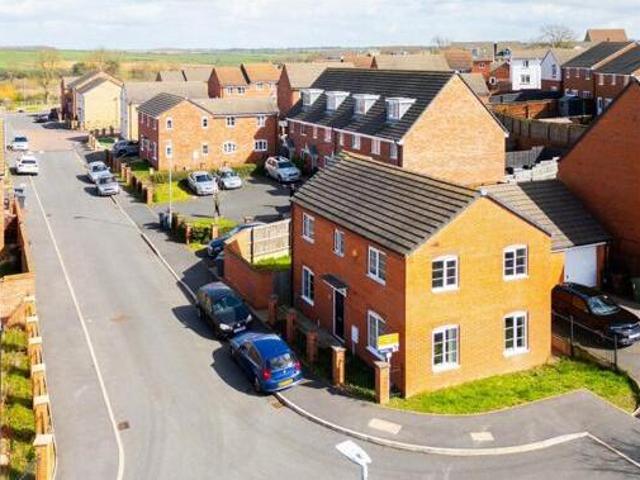 4 Bedroom Detached House For Sale In Hamilton, Leicester