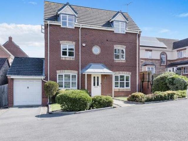 4 Bedroom Detached House For Sale In Hamilton, Leicester