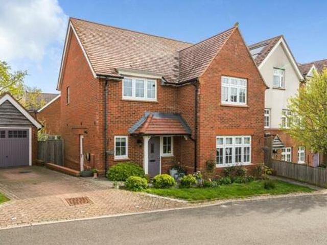 4 Bedroom Detached House For Sale In Hamstreet