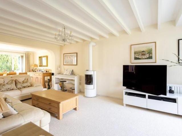 4 bedroom detached house for sale in Hampsthwaite Road, Harrogate, HG1