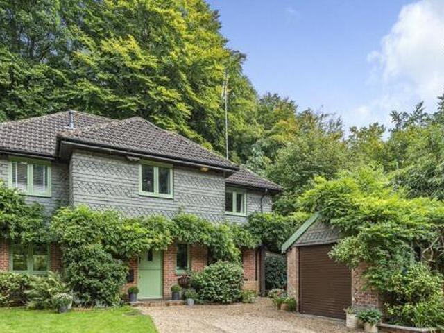 4 Bedroom Detached House For Sale In Hampshire
