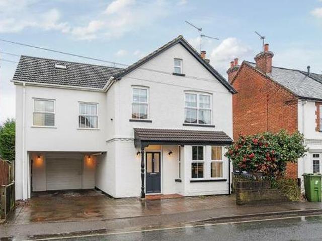 4 Bedroom Detached House For Sale In Hampshire