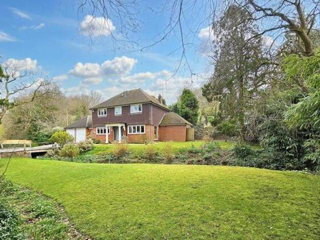 4 Bedroom Detached House For Sale In Hampshire