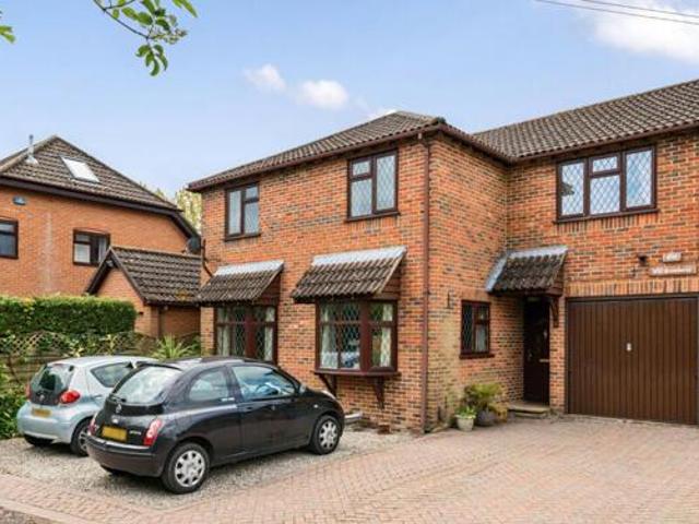 4 Bedroom Detached House For Sale In Hampshire