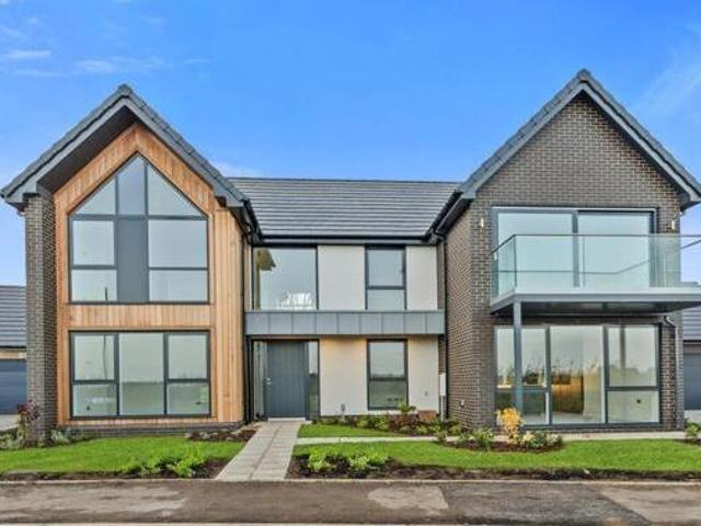 4 Bedroom Detached House For Sale In Hampton Water